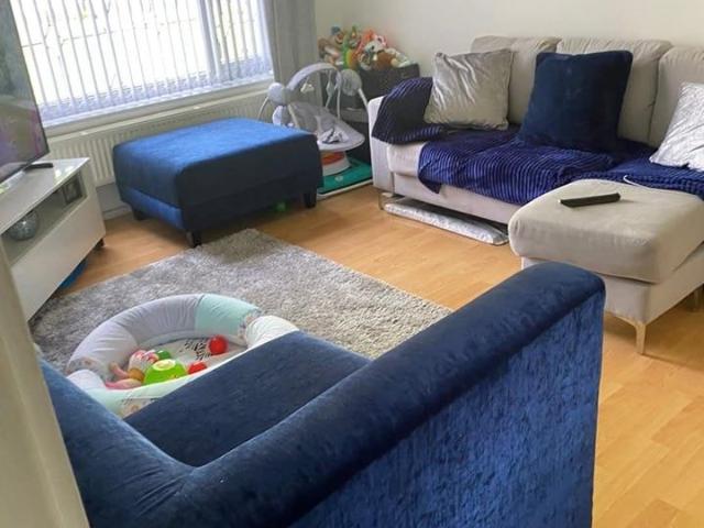 Studio Flat, Cresswell House, CV6