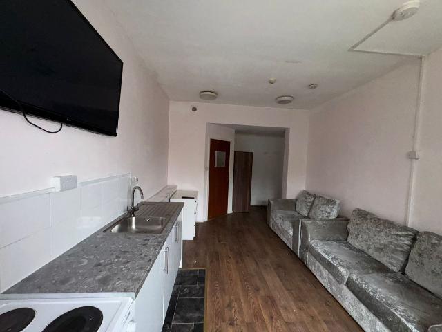 Studio Flat, Cyprus Road N3, Studio to rent, £1,150 pcm | PrimeLocation