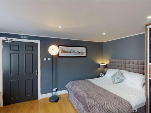 Studio Flat, Dale Street, L2