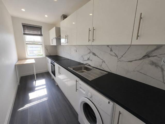 Studio Flat, Darville Road, N16