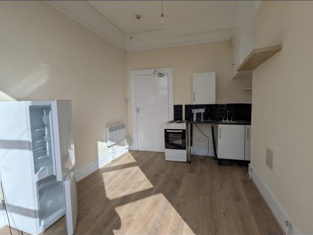 Studio Flat, Denzil Avenue, SO14