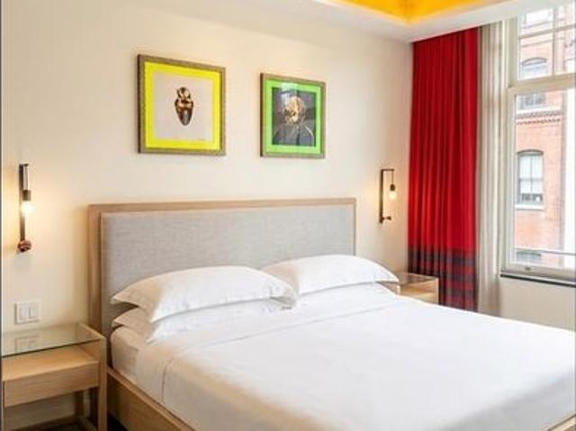 Studio Flat, Denmark St, WC2H