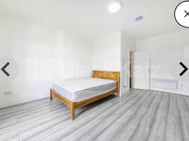 Studio Flat, Dean Road, NW2