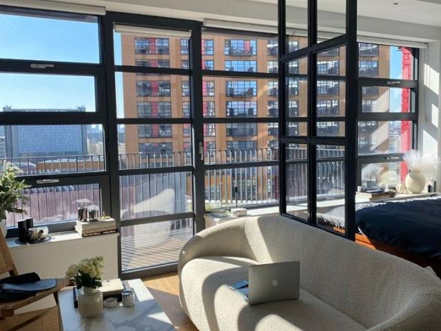 Studio Flat, Defoe House, E14