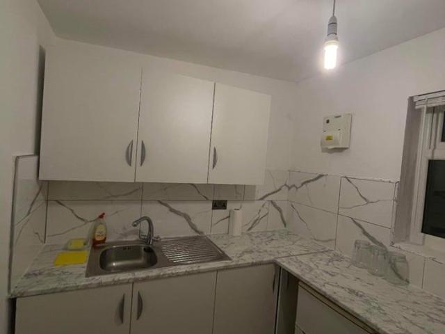 Studio Flat, Delacourt Road, M14
