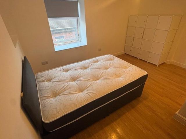 Studio Flat, Derby Road, L20
