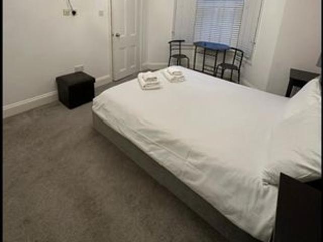 Studio Flat, Devonshire Place, BN2