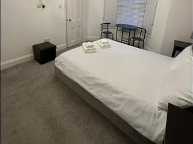Studio Flat, Devonshire Place, BN2