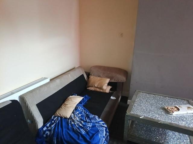 Studio Flat, Doncaster Road, S65