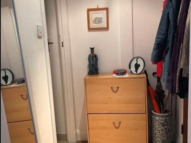 Studio Flat, Du Cane Court, SW17