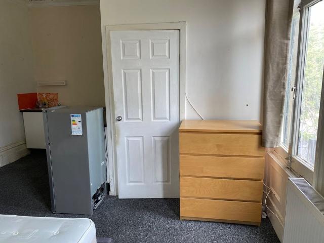 Studio Flat, East Albert Rd, L17