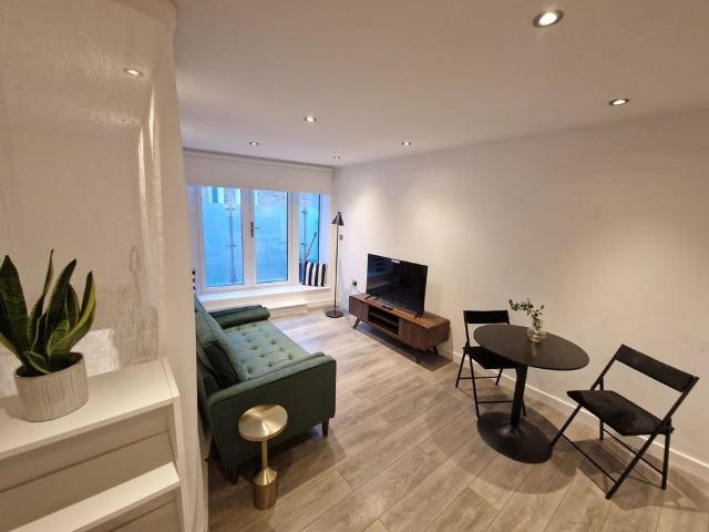 Studio Flat, East Dulwich Road, SE22