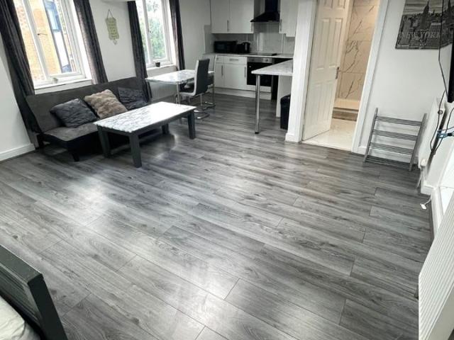 Studio Flat, Eastern House, LE1