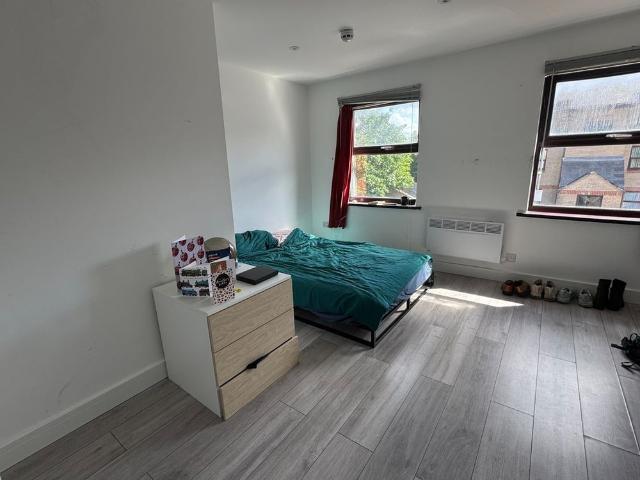 Studio Flat, Edmeston Close, E9