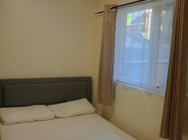 Studio Flat, Ellesmere Road, W4