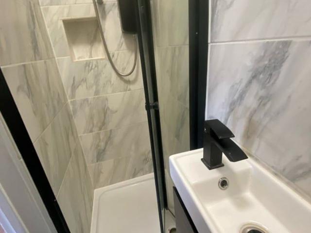 Studio Flat, Eros House, SE6