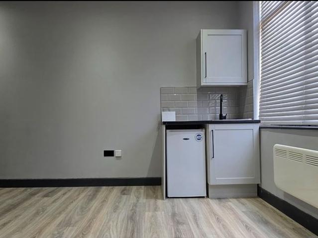 Studio Flat, Evering Road, E5