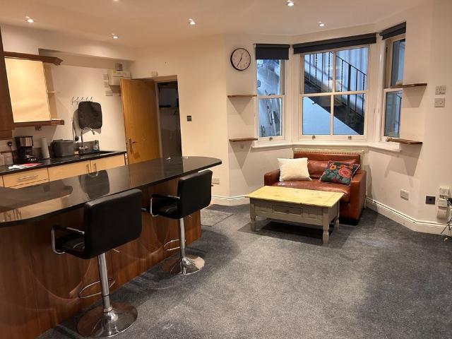 Studio Flat, Evering Road, N16