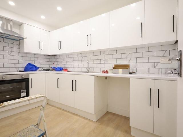 Studio Flat, Fawcett Estate London, SW15