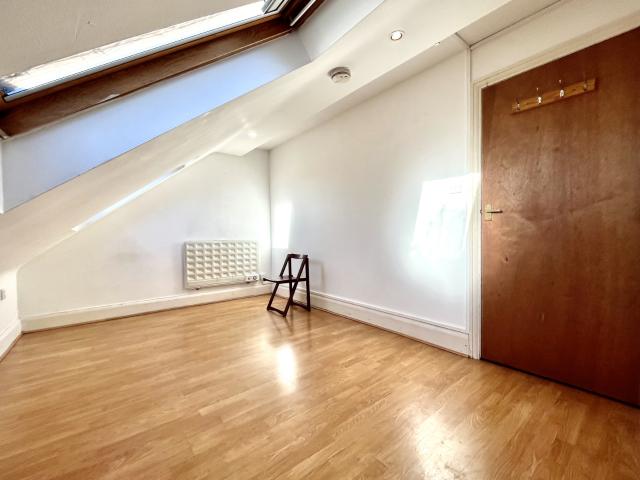 1 bed flat, Finchley Central N3 £1350pm