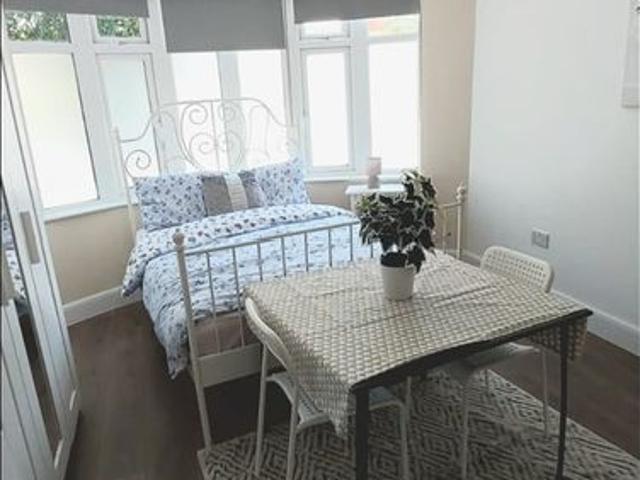 Studio Flat, Finchley, N3