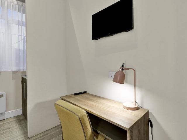 Studio Flat, Finchley Road, NW3