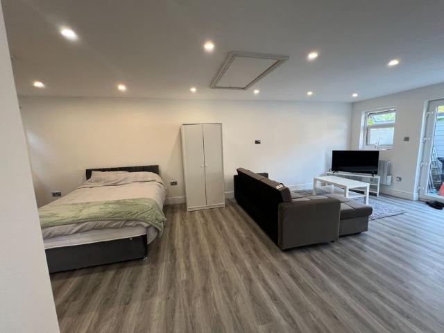 Studio Flat, Fishponds, BS16