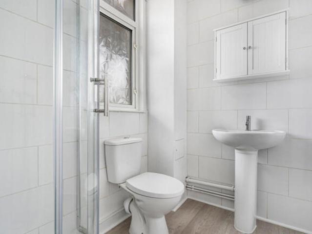 Studio flat for sale in Tudor Close, Brixton Hill, London, SW2