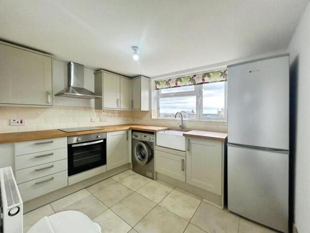 Studio flat for sale in Victoria Road, Swindon, SN1