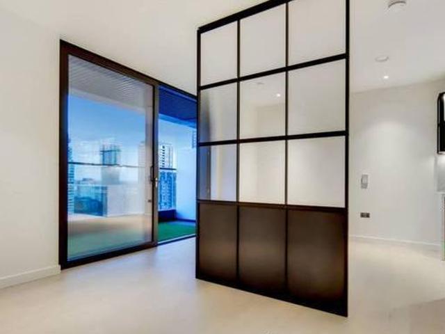 Studio flat for sale in Wards Place Canary Wharf London E14 E14