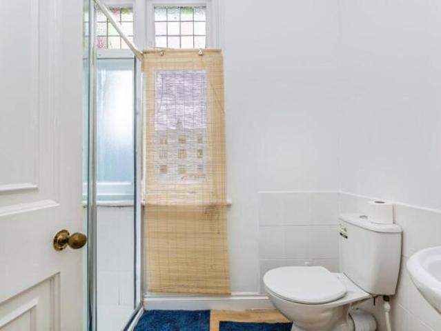 Studio flat for sale in Warham Road, South Croydon, CR2