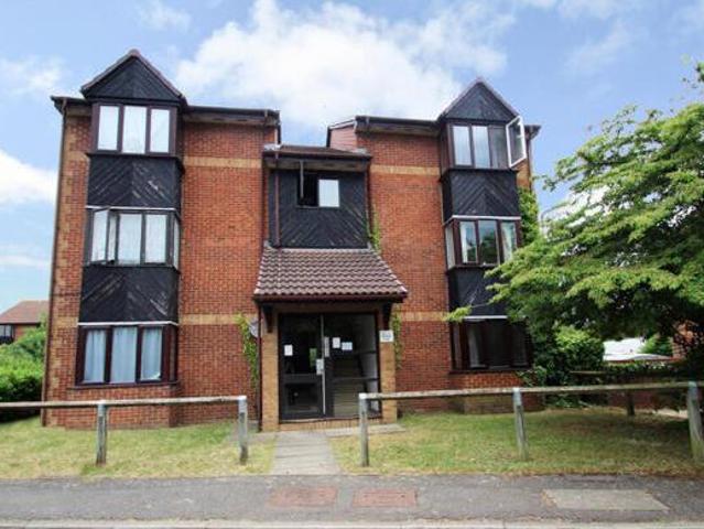 Studio Flat For Sale In West Drayton