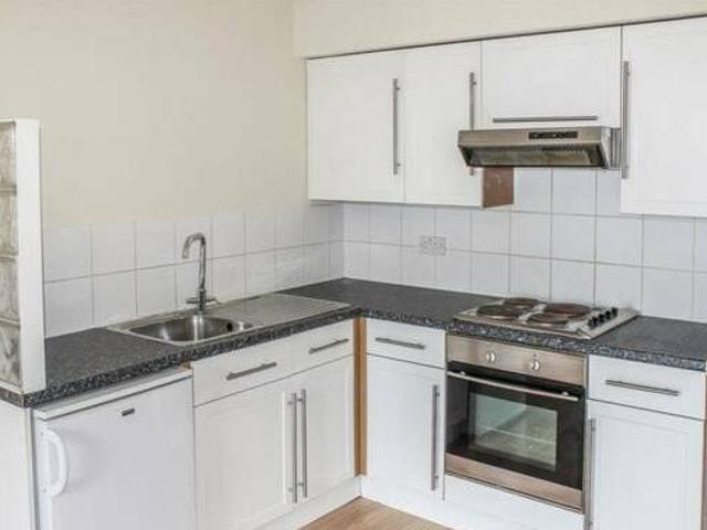 Studio flat for sale in Westbourne Gardens Hove BN3