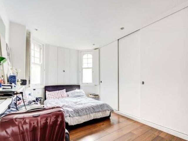 Studio Flat For Sale In Barons Court, London
