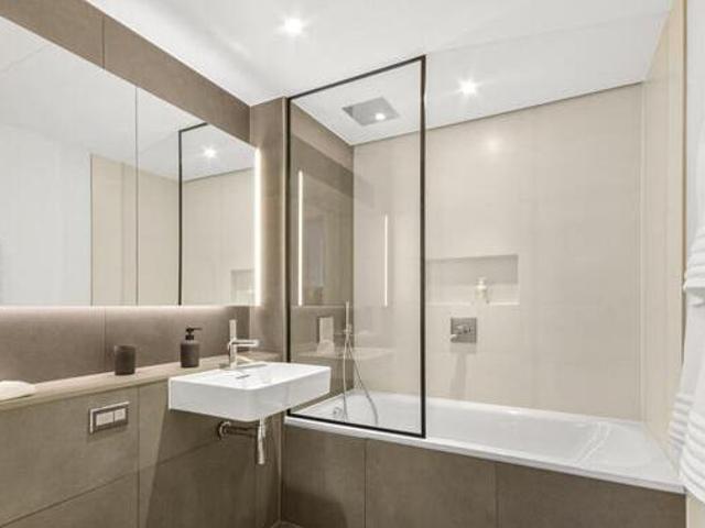 Studio Flat For Sale In Battersea