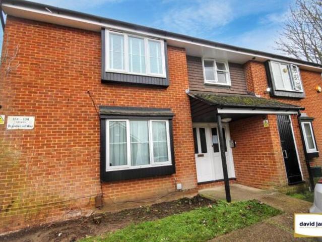 Studio flat for sale in Brantwood Way, Orpington, BR5