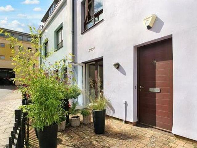 Studio Flat For Sale In Bristol