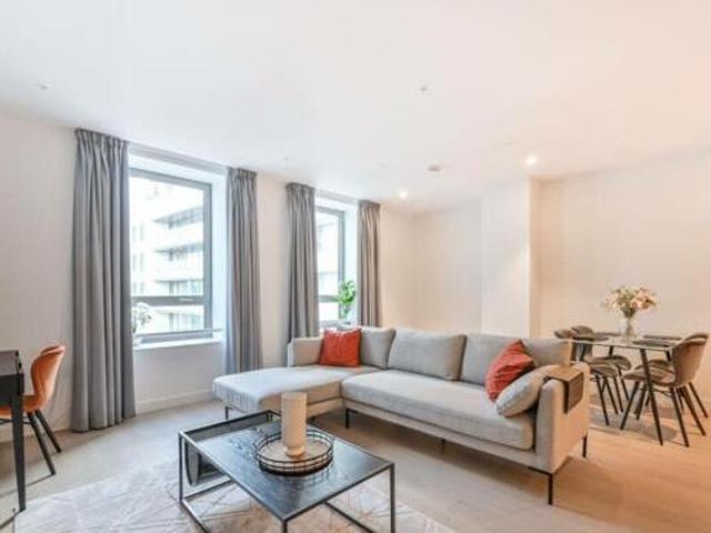 Studio Flat For Sale In Canary Wharf, London
