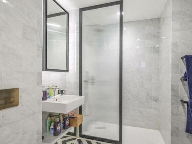 Studio Flat For Sale In Canary Wharf, London