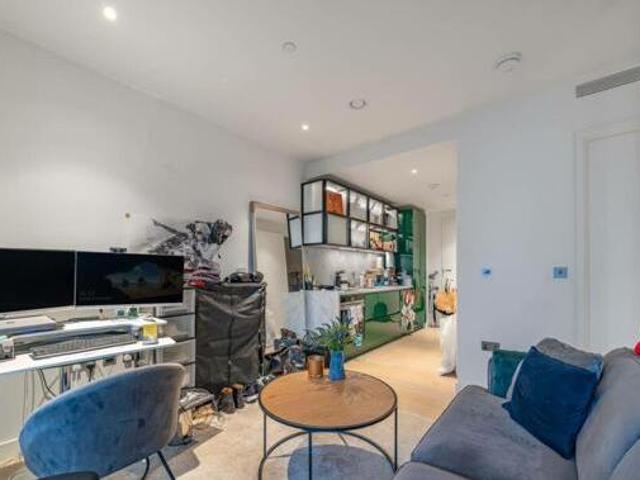 Studio Flat For Sale In Canary Wharf, London