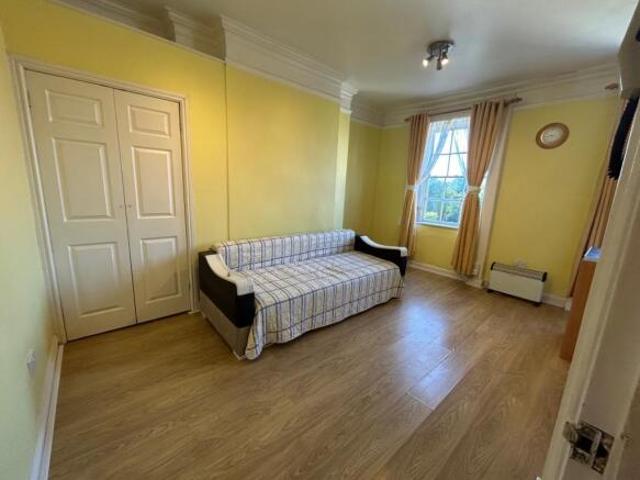 Studio flat for sale in Central Reading, Berkshire, RG1
