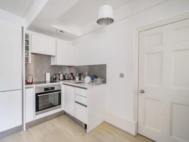 Studio flat for sale in Central Reading, Berkshire, RG1