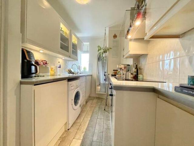 Studio flat for sale in Champion Hill, SE5