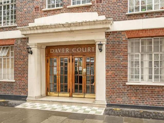Studio flat for sale in Chelsea Manor Street, Chelsea, London, SW3