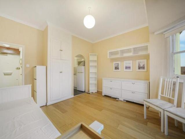 Studio flat for sale in Colville Gardens, W11
