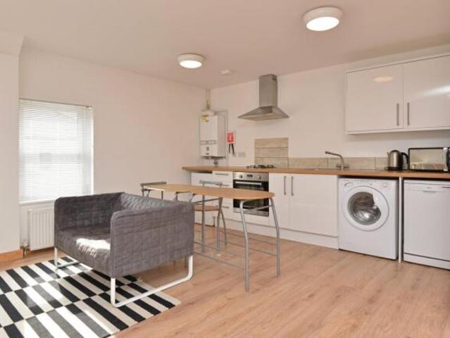 Studio flat for sale in Cowley Bridge Road, Exeter, EX4