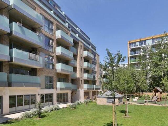 Studio Flat For Sale In Cross Lane, Hornsey