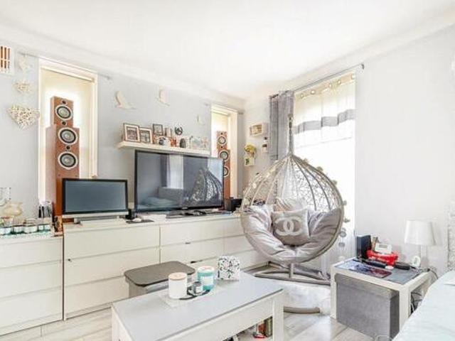 Studio Flat For Sale In Ealing, London