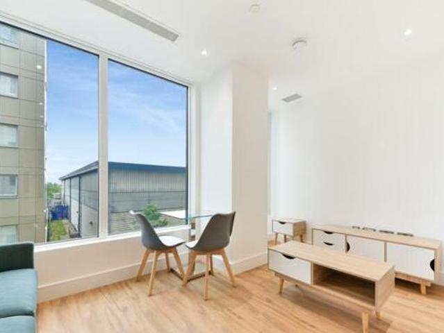 Studio Flat For Sale In Ealing, London