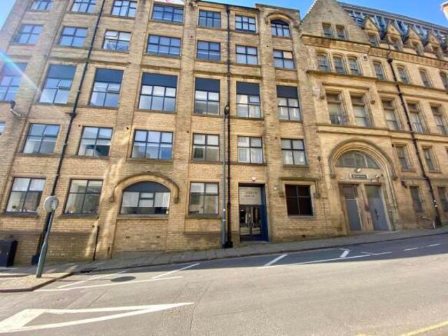Studio flat for sale in East Parade, Bradford, West Yorkshire, BD1